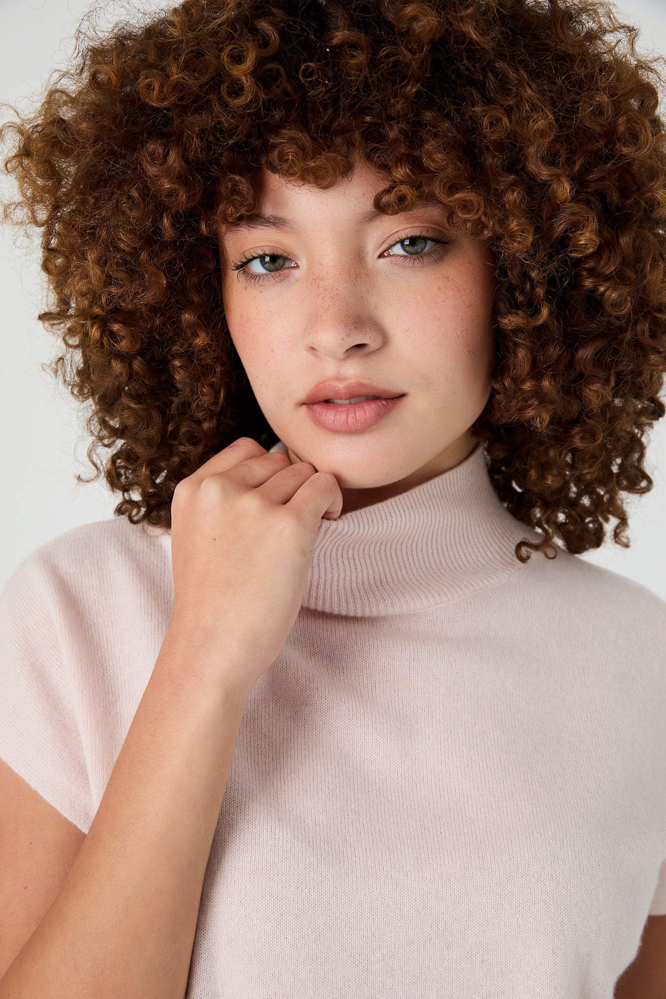 + Beryll Anne Cashmere Cap Sleeve Top | Powder - +Beryll Worn By Good ...